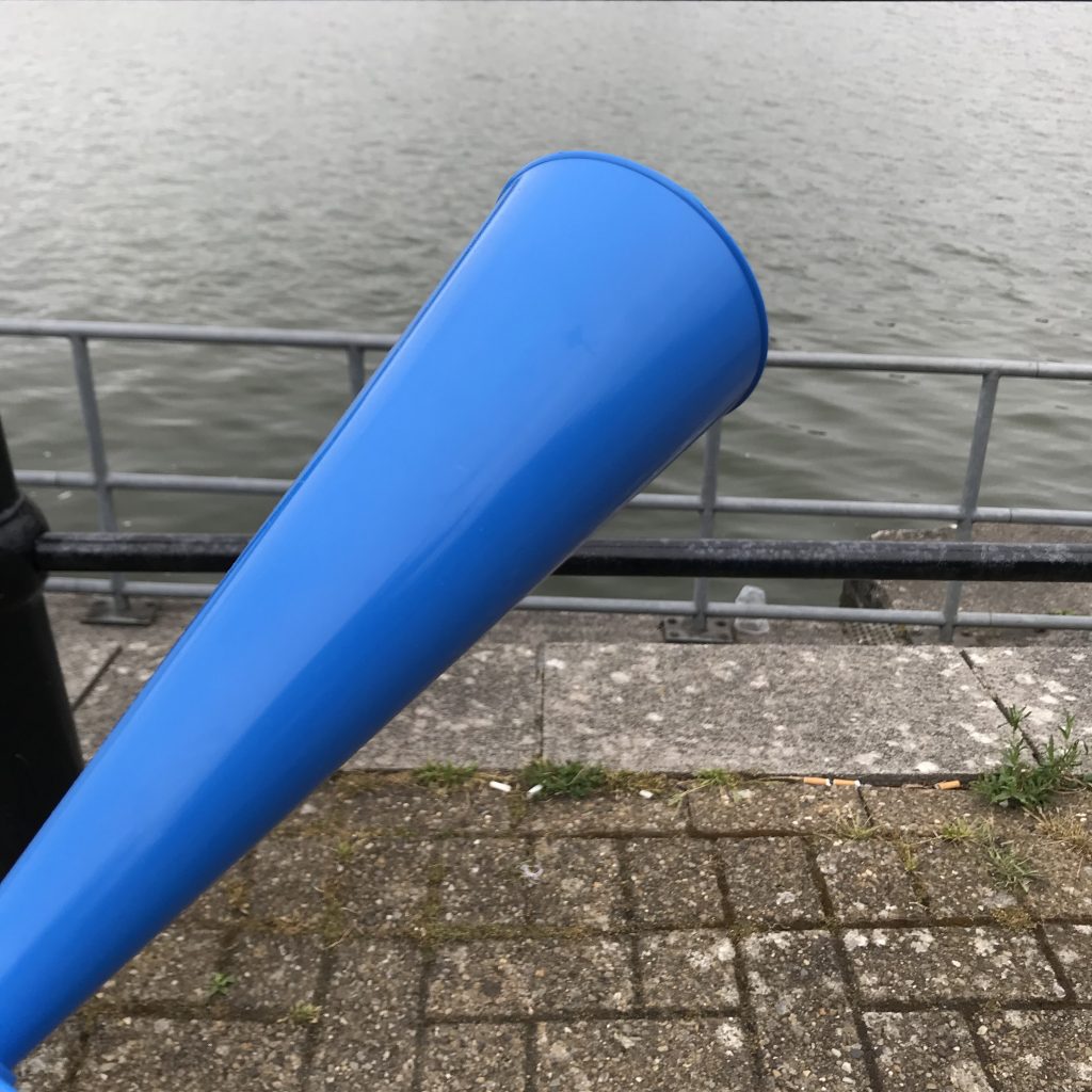 stereo foghorn – Building Instruments